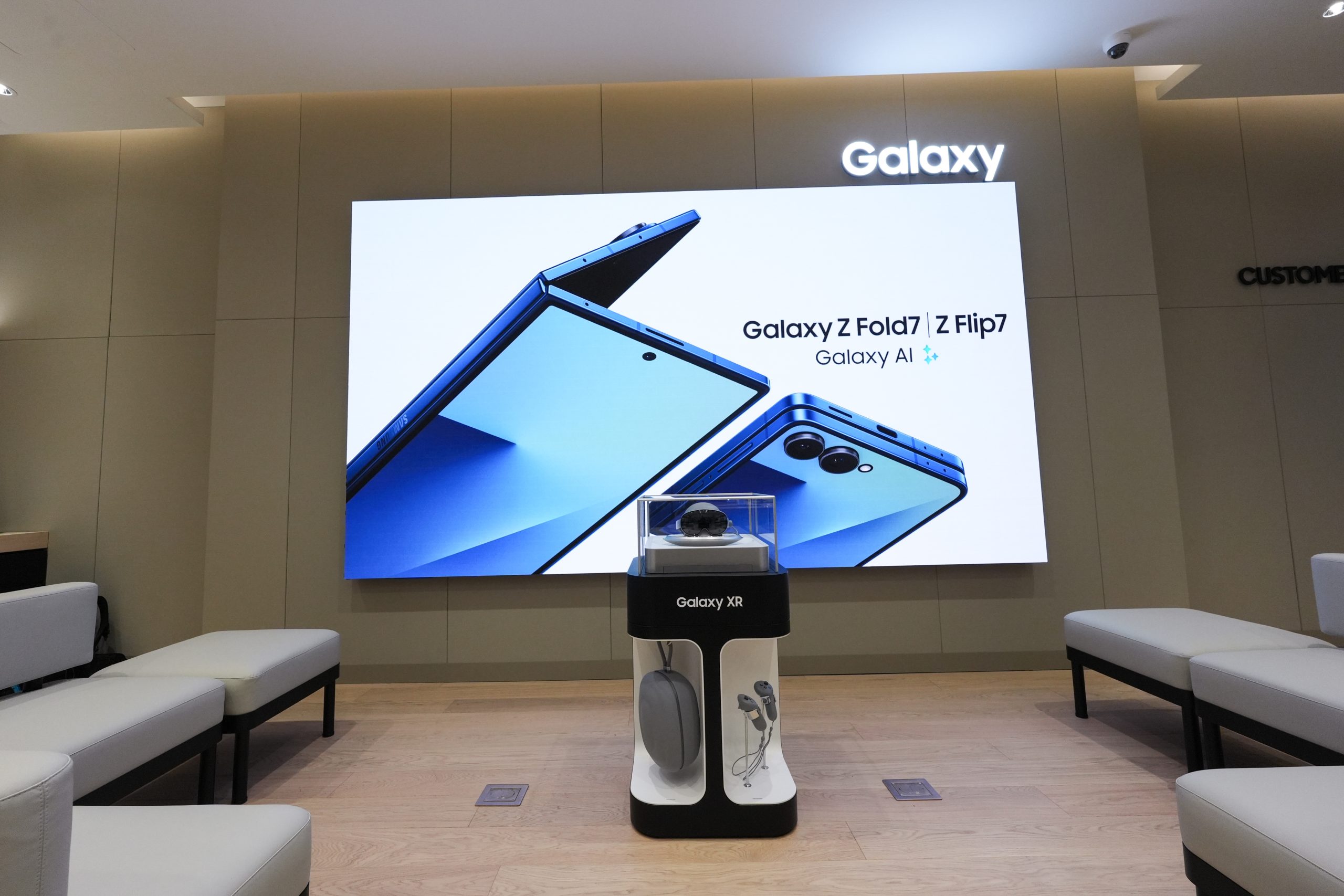 New Samsung Experience Stores Open the World of Galaxy